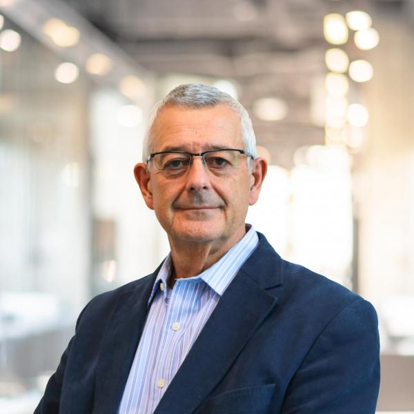 Professor Christopher Lewis | Energy Institute | The University of ...