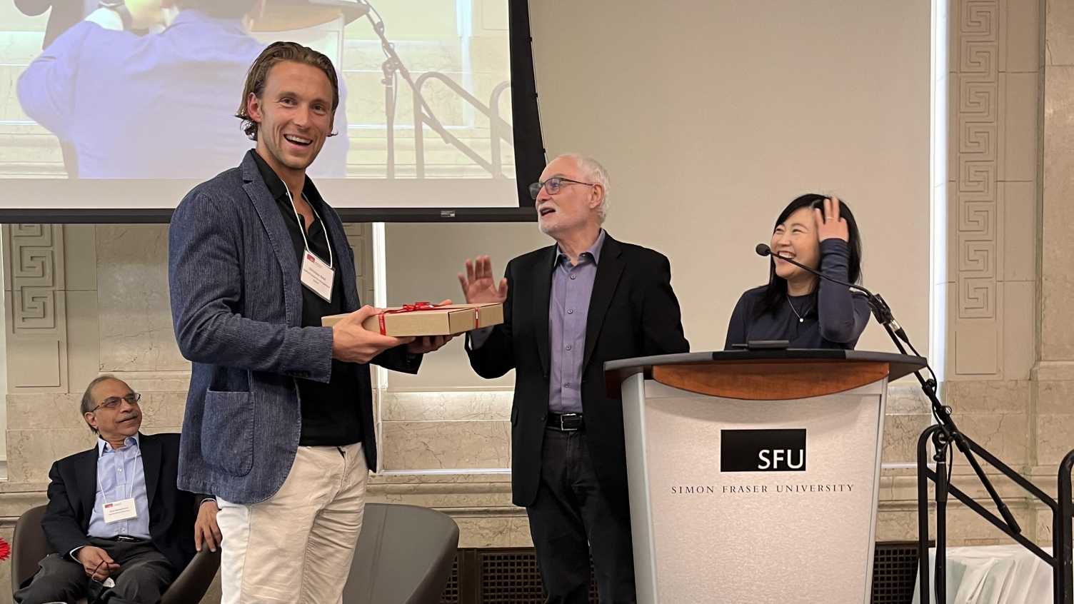 Dr Christiaan Röell receives the Best Paper Award at GSEM 2022 ...